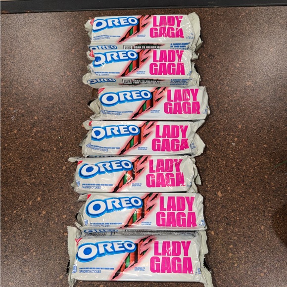Lady Gaga | Party Supplies | Oreo Lady Gaga Themed Cookies Pink And ...